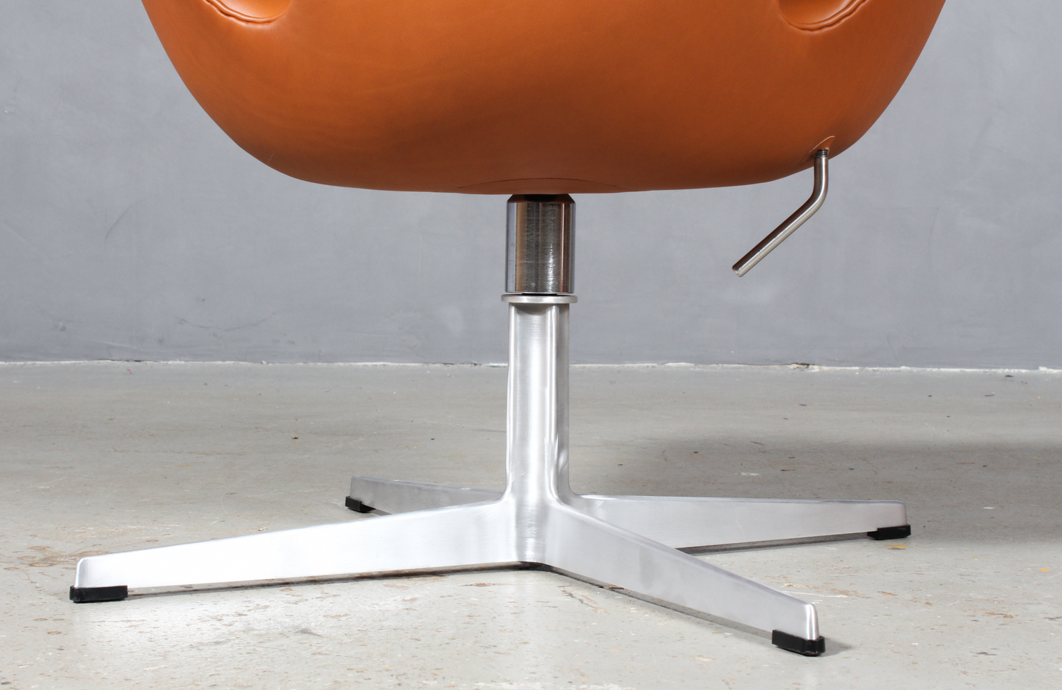 Arne Jacobsen. Svanen. Lænestol, model 3320 - Another Classic