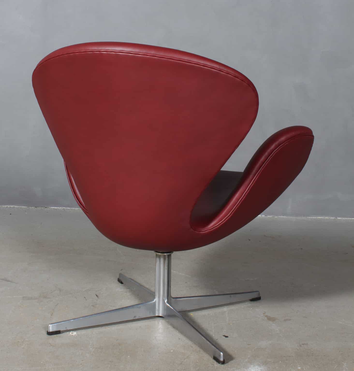 Arne Jacobsen. Svanen. Lænestol, model 3320 - Another Classic