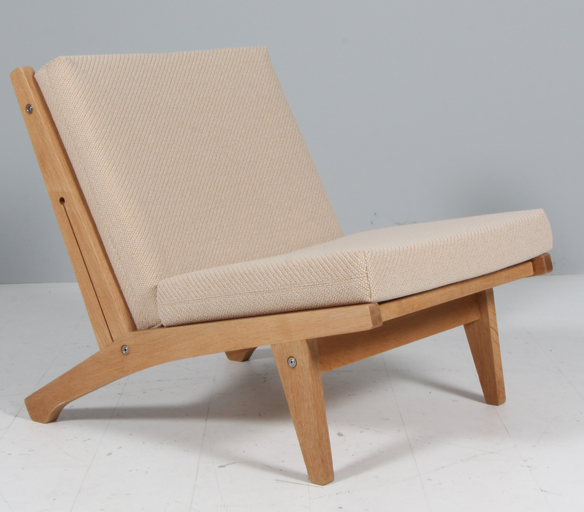 Hans J. Wegner lænestol model GE370, eg samt Coda fra Kvadrat - Another ...